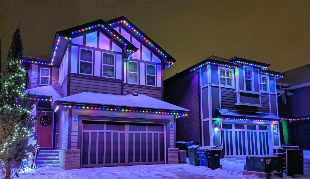 Is It a Good or a Bad Idea to Leave Your Christmas Lights up All Year ...